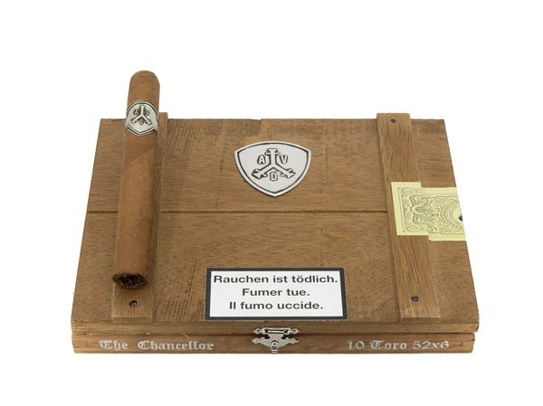 ADVentura The Royal Return The Chancellor Toro - Cuba d'Oro - Fine ...
